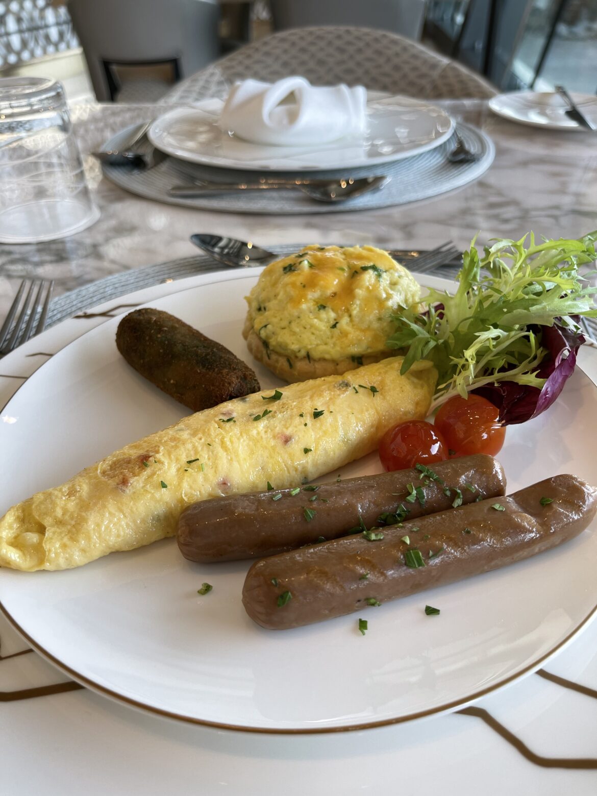 Review: Oman Air First Class Lounge, Muscat (2022) - Points Miles and Bling