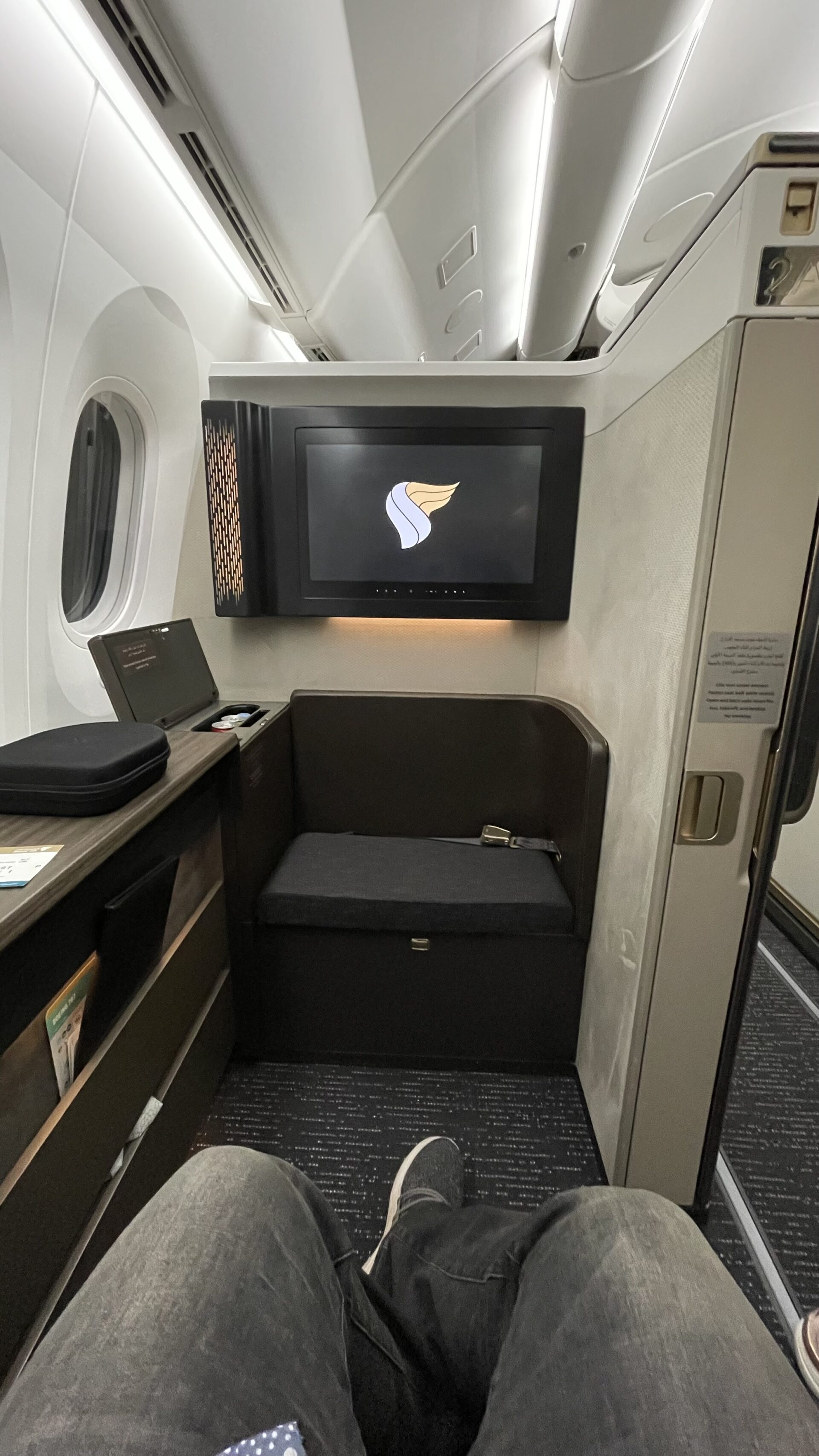 Review: Oman Air First Class from Muscat to London (2022) - Points ...