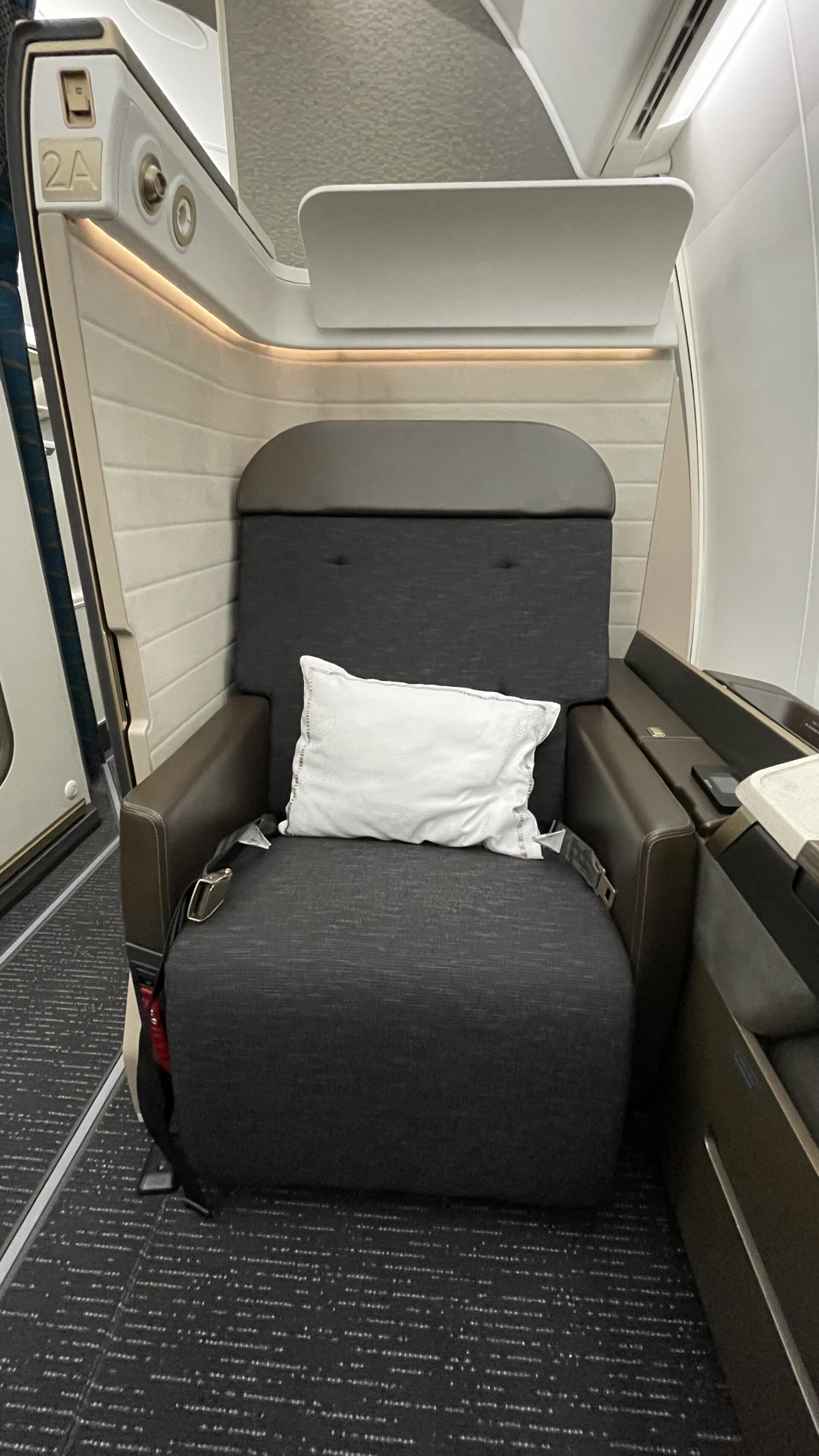Review: Oman Air First Class from Muscat to London (2022) - Points ...