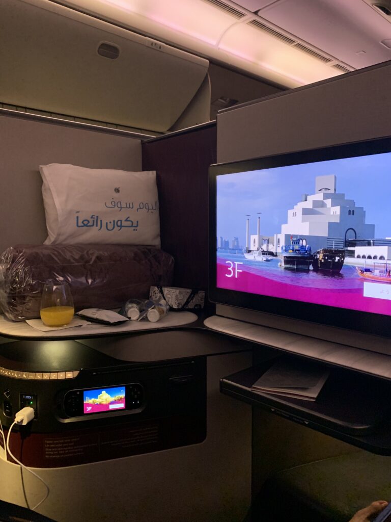 Qatar QSuite vs Emirates A380 - Business Class Showdown - Points Miles ...