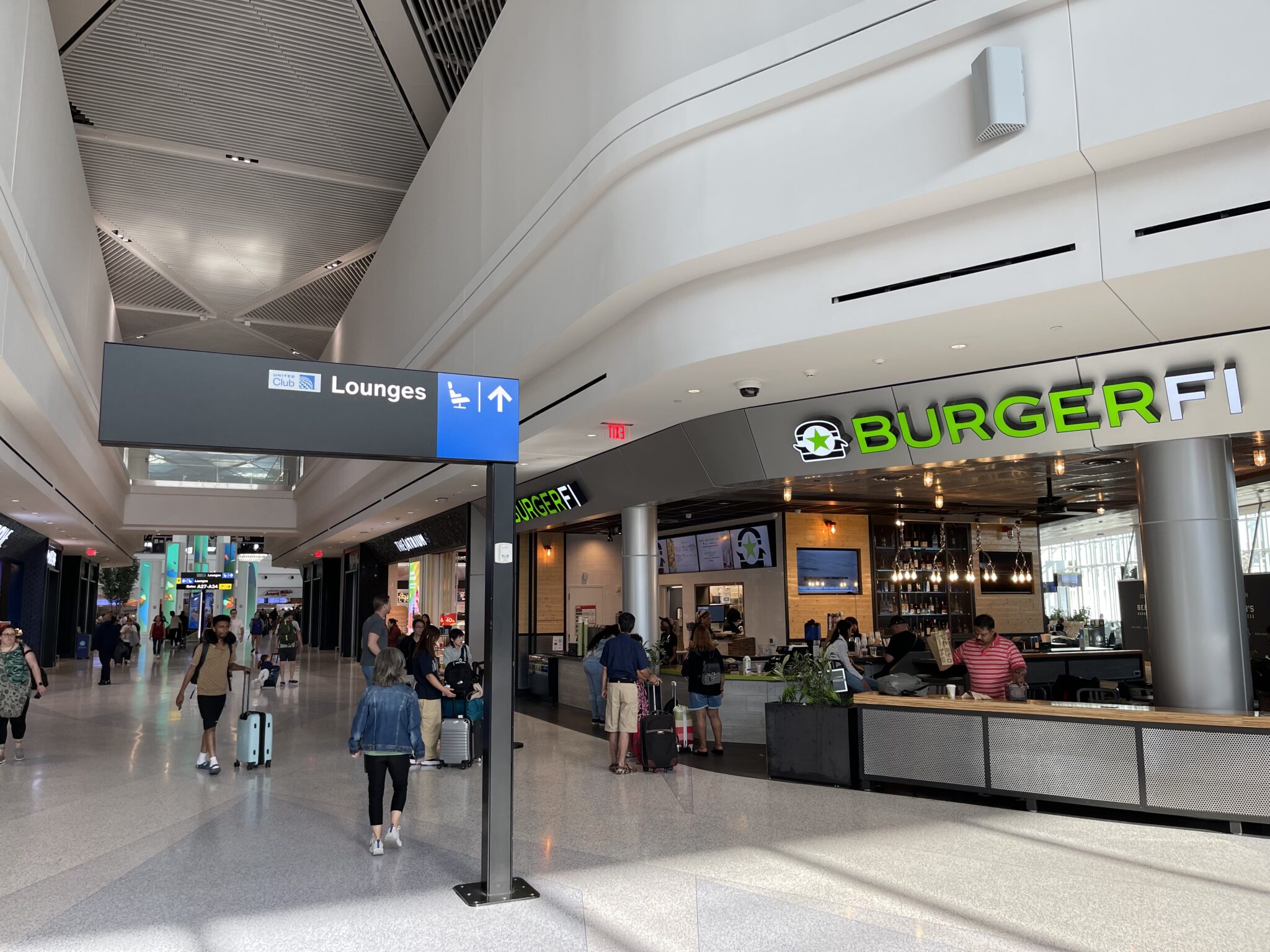 The new United Club Lounge in Terminal A at Newark EWR - Points Miles ...