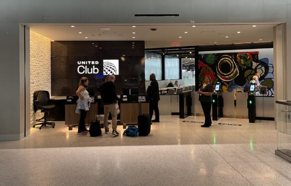 The new United Club Lounge in Terminal A at Newark EWR - Points Miles ...