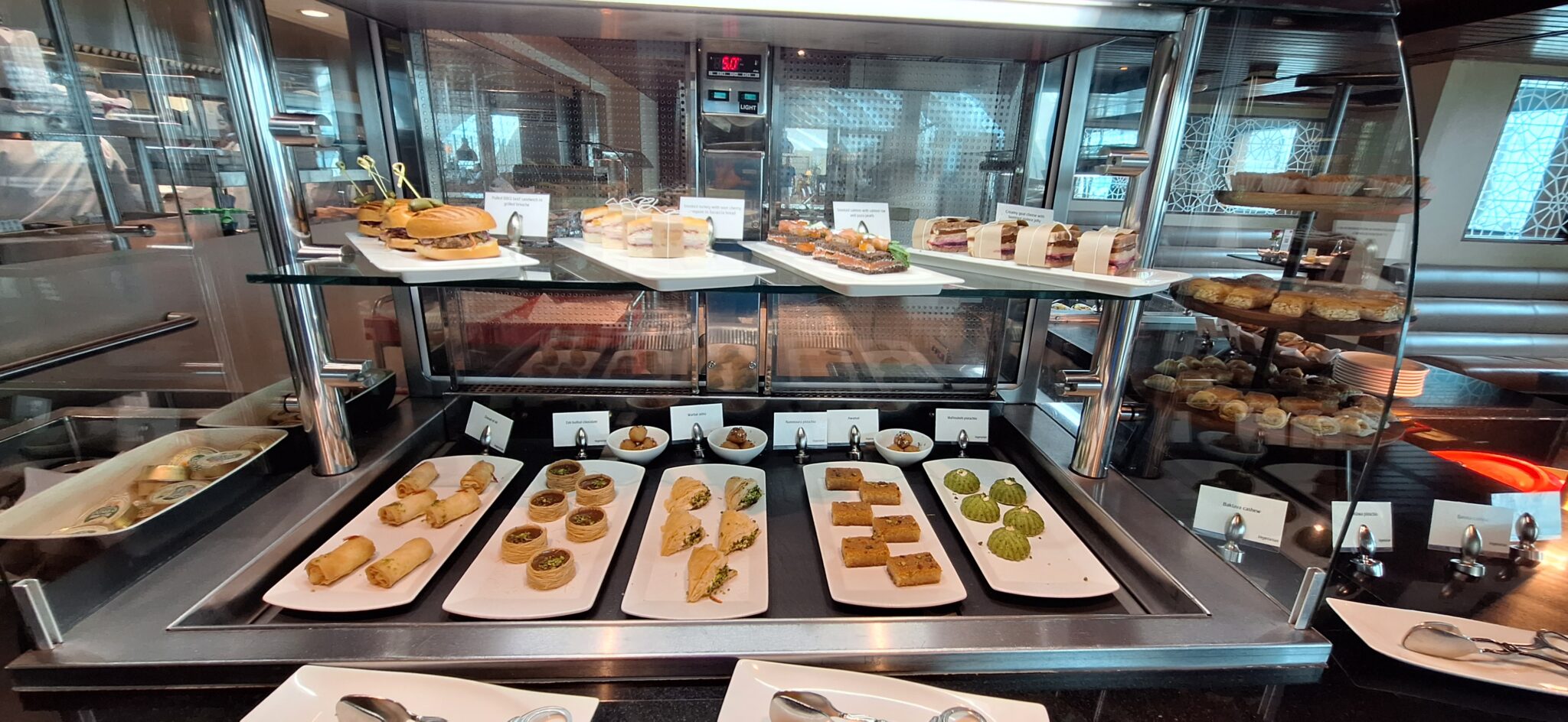 Emirates First Class Culinary Journey - Dubai (DXB) to Colombo (CMB ...