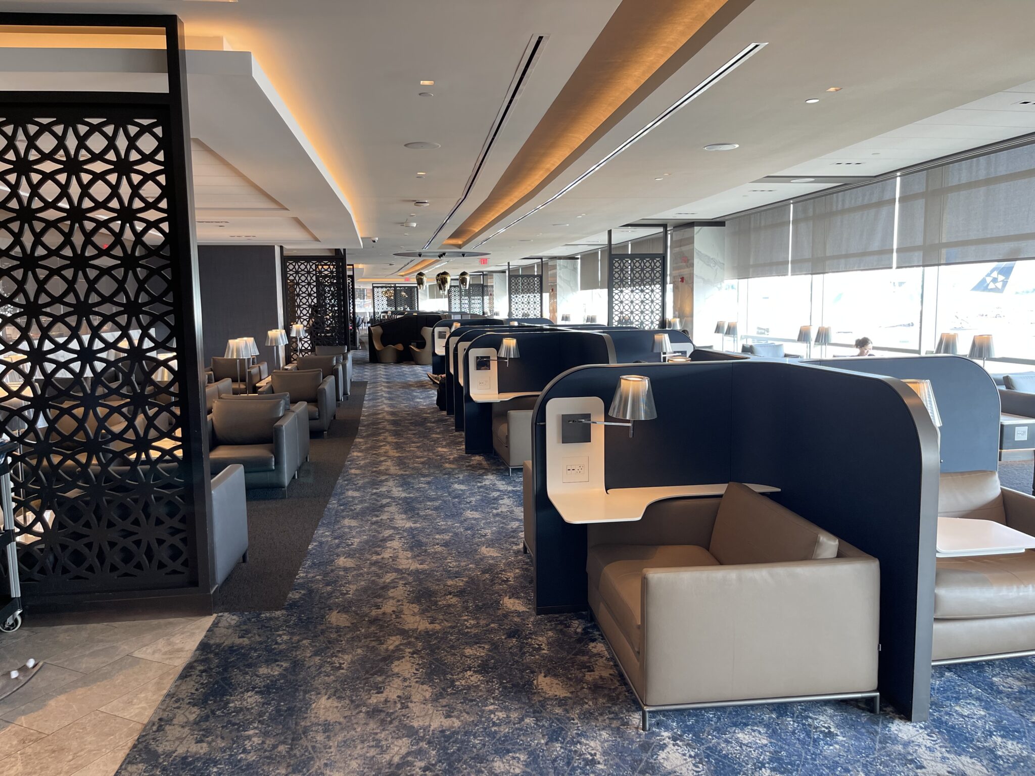 Review: United Polaris Lounge Newark (EWR) - Points Miles and Bling