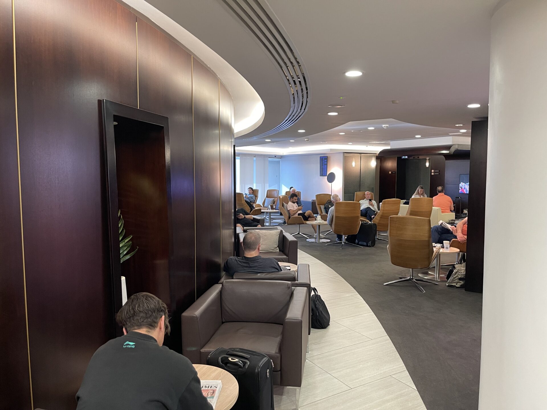 Review: Etihad Lounge at London Heathrow (LHR) Terminal 4 - Points ...