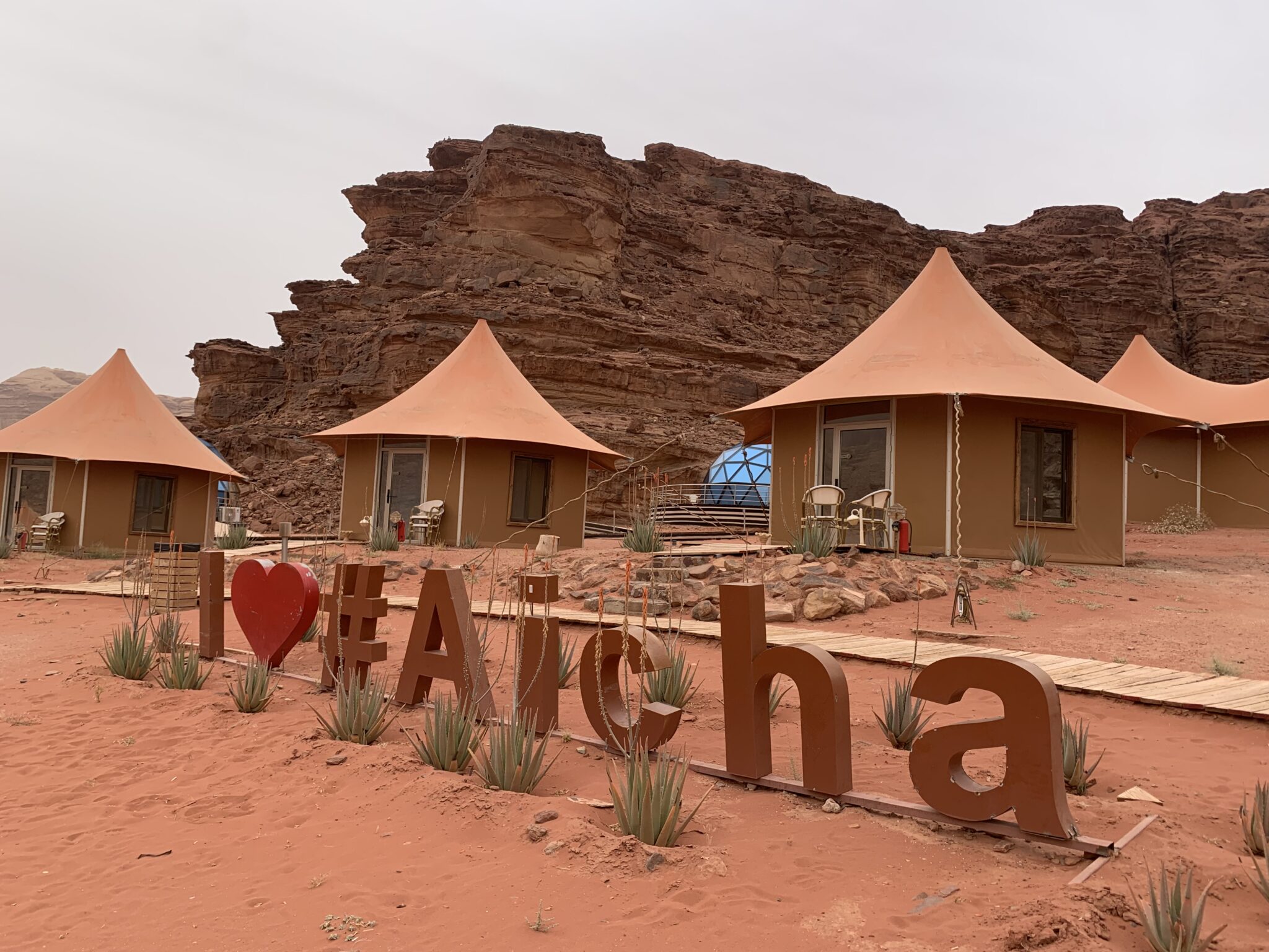 Memories Aicha Luxury Camp - Desert Glamping in Wadi Rum, Jordan ...