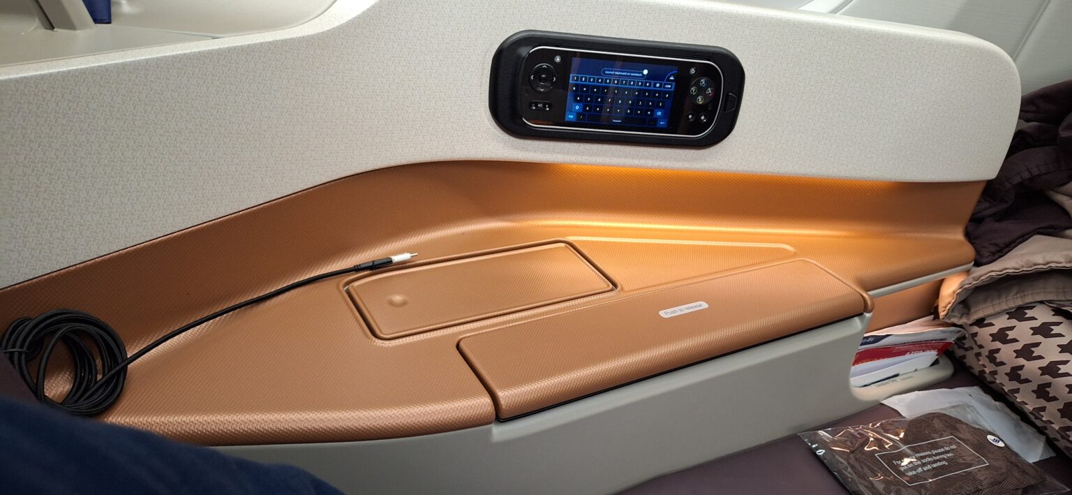 Review: Singapore Business Class A350-900 from Melbourne to Singapore ...