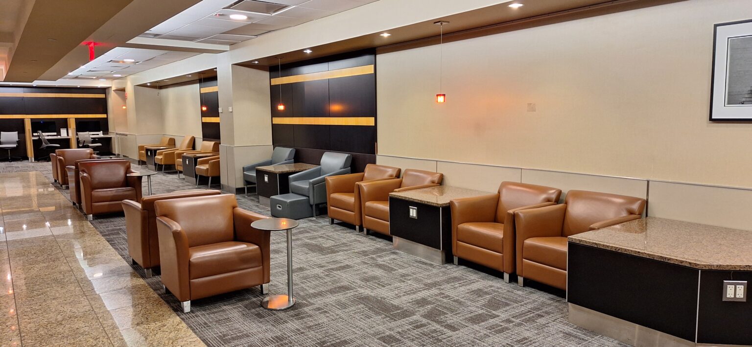 Lounge Review: American Admirals Club JFK - Points Miles and Bling