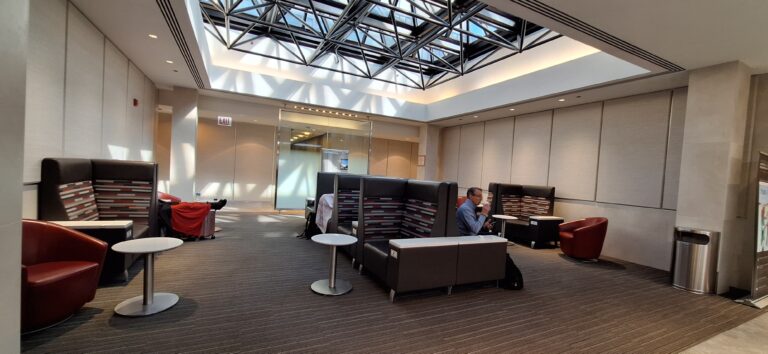 Review: American Airlines Admirals Club Lounge ORD - Points Miles and Bling
