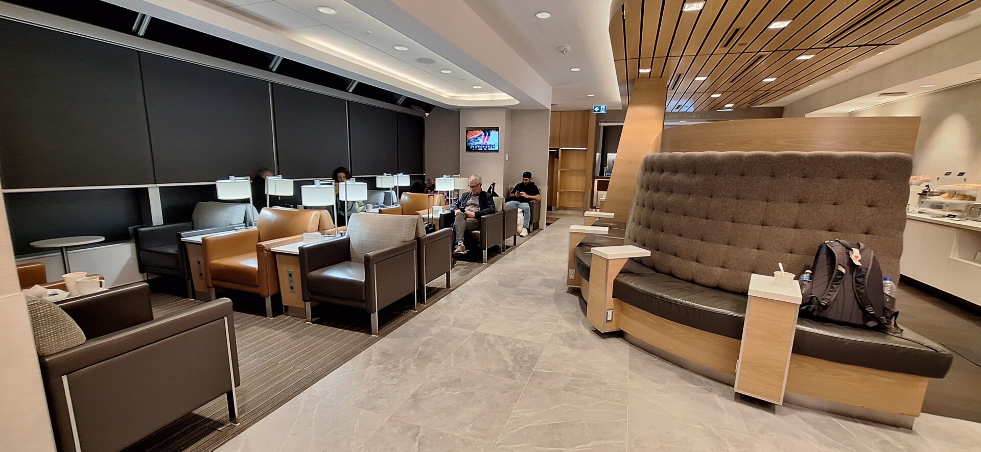 Review: American Airlines Admirals Club Toronto (YYZ) - Points Miles ...