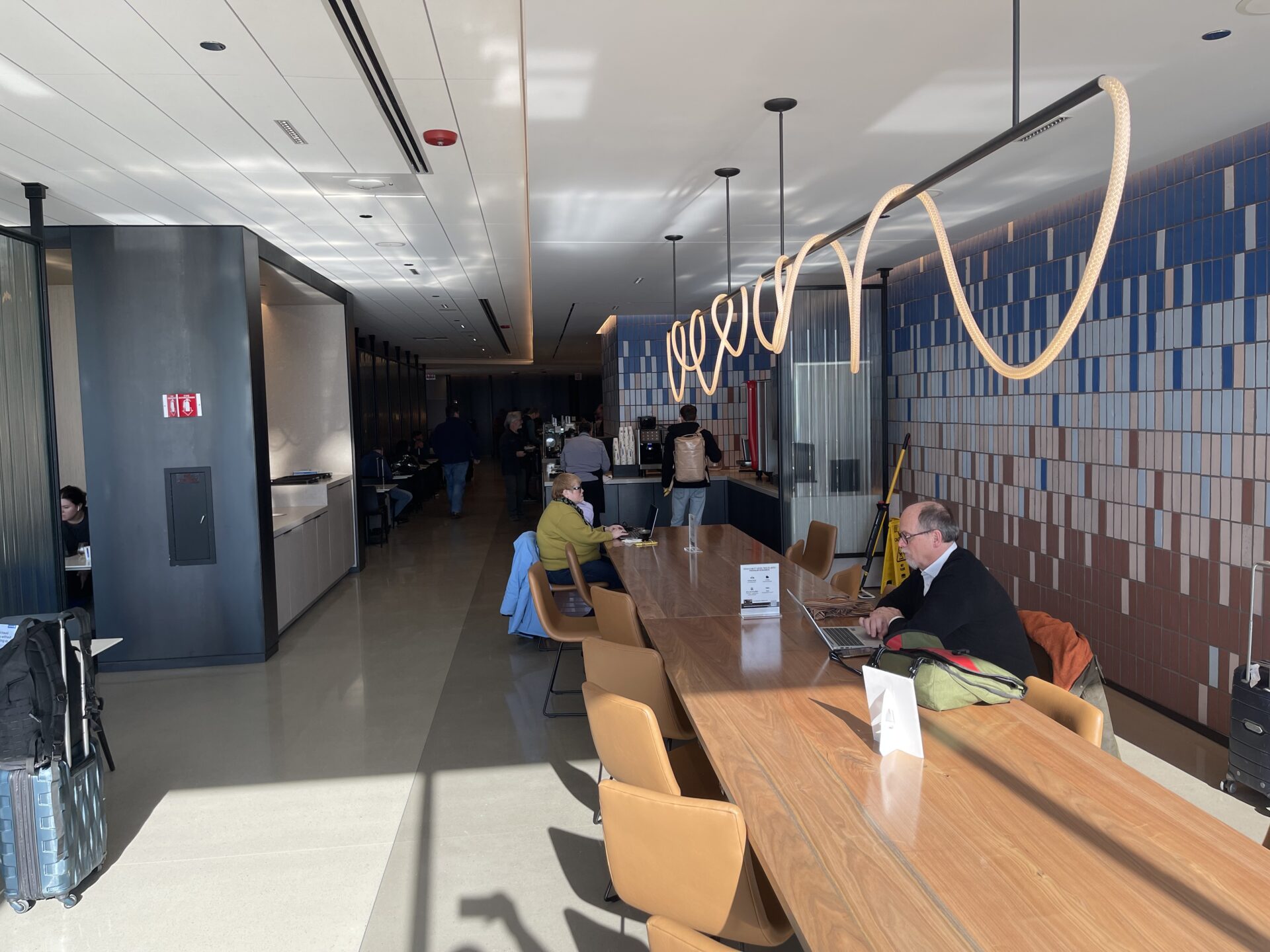 Review: United Club Chicago ORD near C10 - Points Miles and Bling
