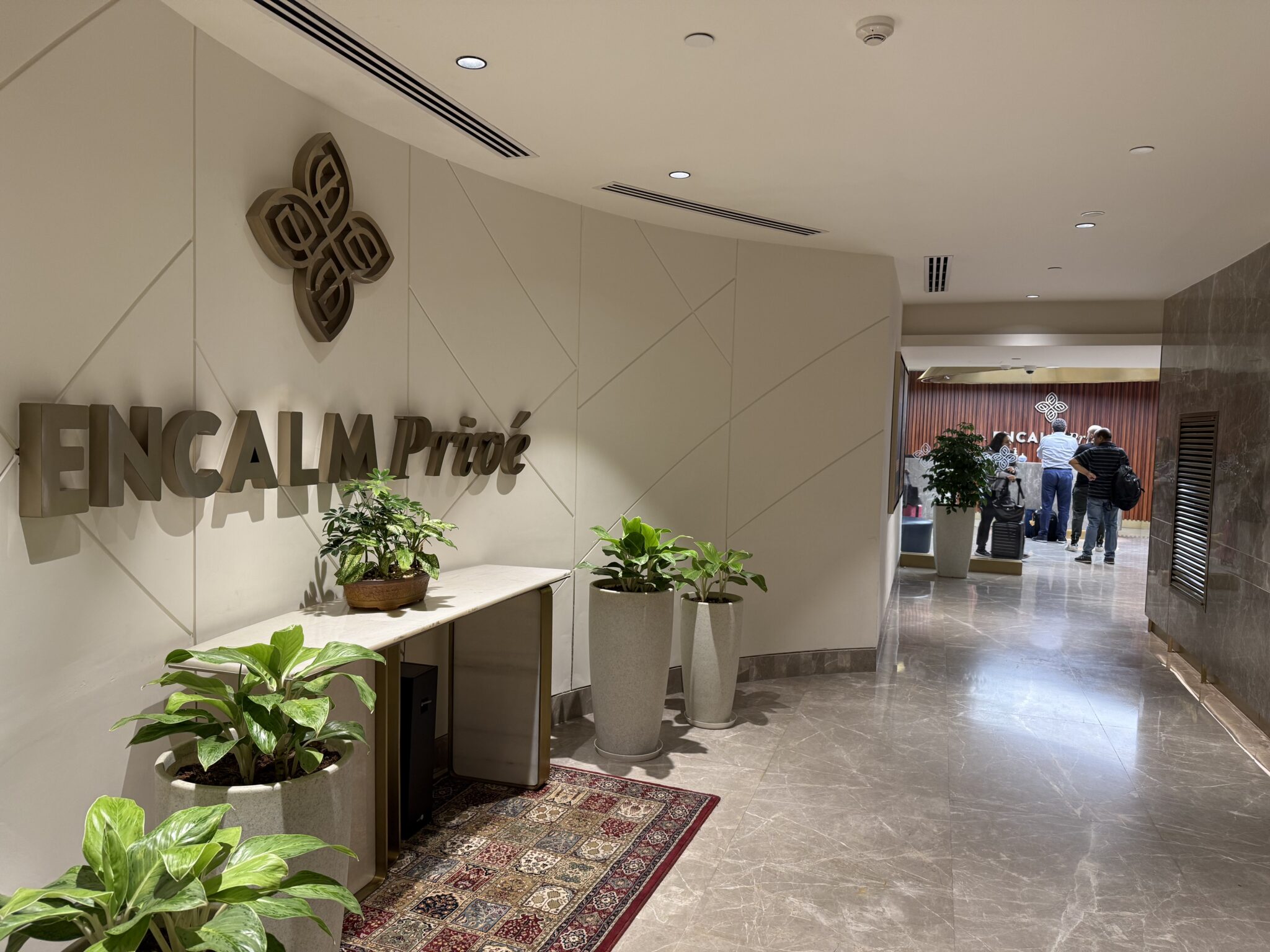 Encalm Prive Lounge Review - New Delhi International (DEL) T3 - Points ...
