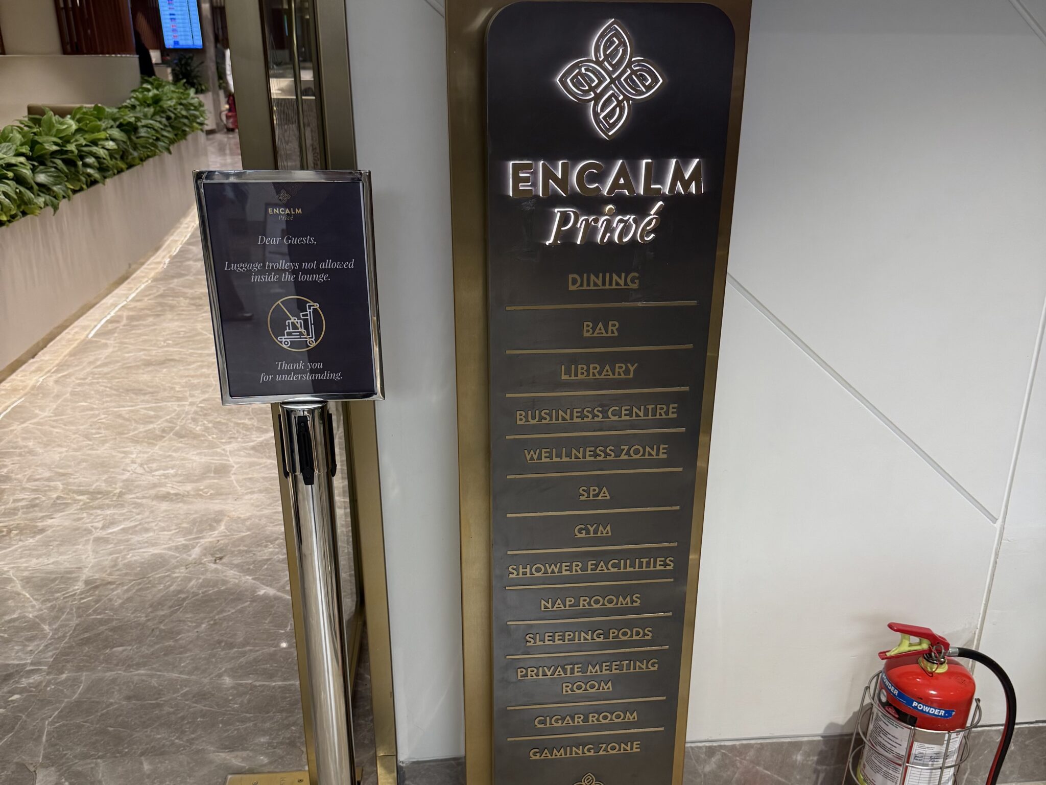 Encalm Prive Lounge Review - New Delhi International (DEL) T3 - Points ...