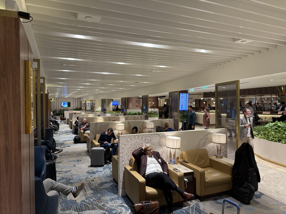 Encalm Prive Lounge Review - New Delhi International (DEL) T3 - Points ...