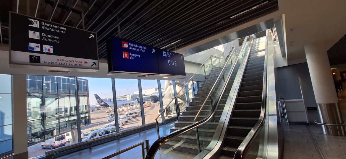 Refreshed - Air Canada Maple Leaf Lounge Frankfurt Review 2025 - Points ...