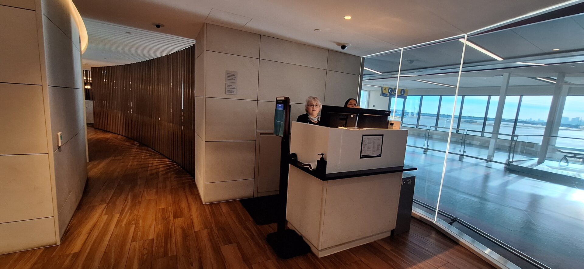 WestJet Elevation Lounge YYC Review: Is it Canada’s Best Domestic ...